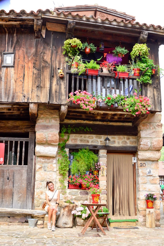 Qué hacer en Bárcena Mayor, el Tesoro de Cantabria. | Viajando con Mami