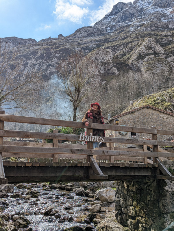 Bulnes en Asturias, una preciosa aldea atrapada en el tiempo | Viajando ...